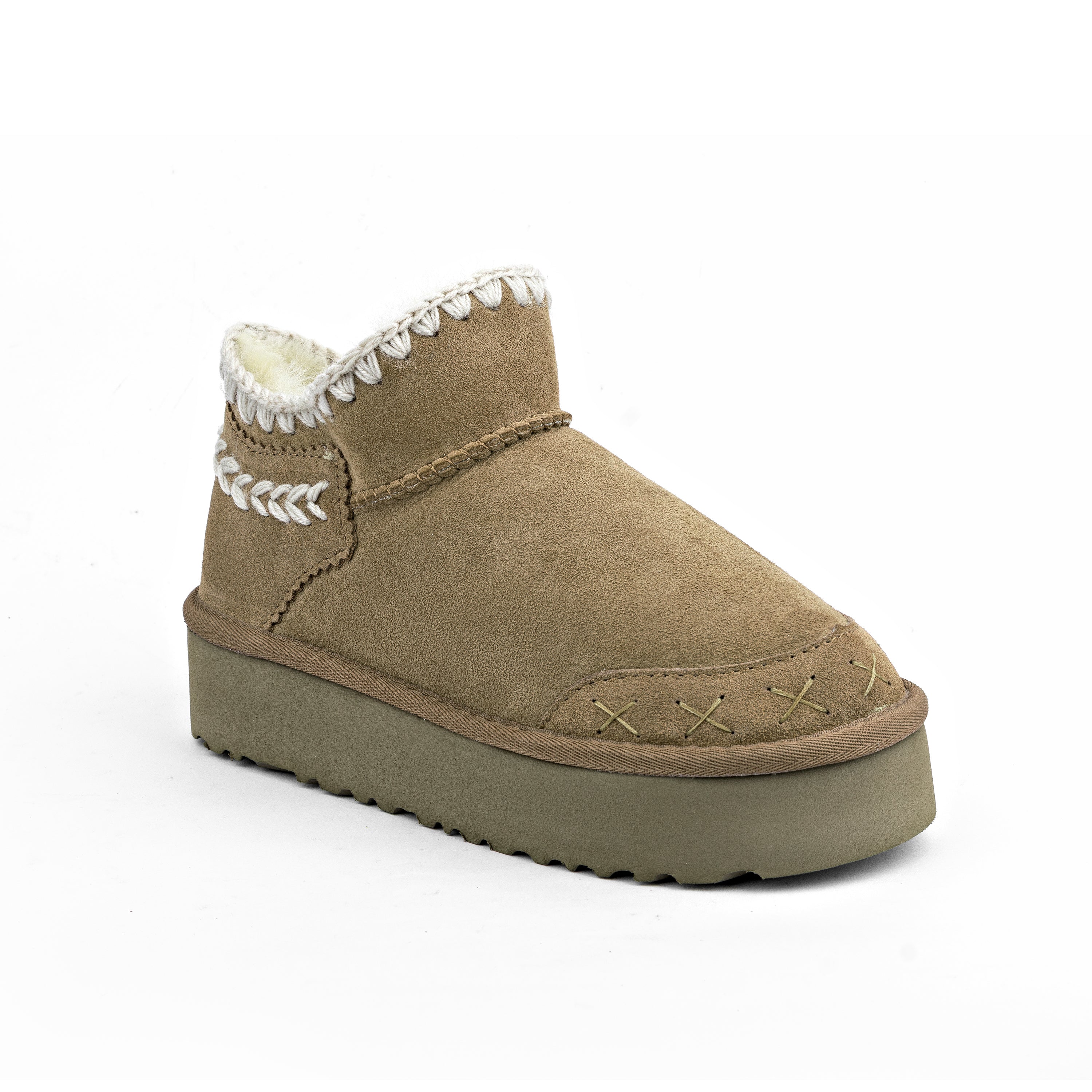 UGG Mini Myles Platform boot in a tan or camel color – ALIEN STORE